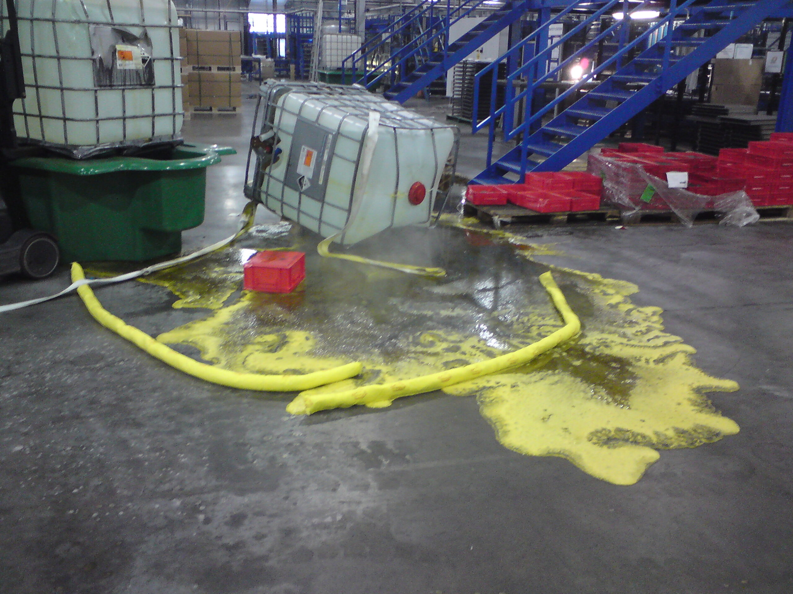 Basic Chemical Spill Response | Aveling | RTO 50503